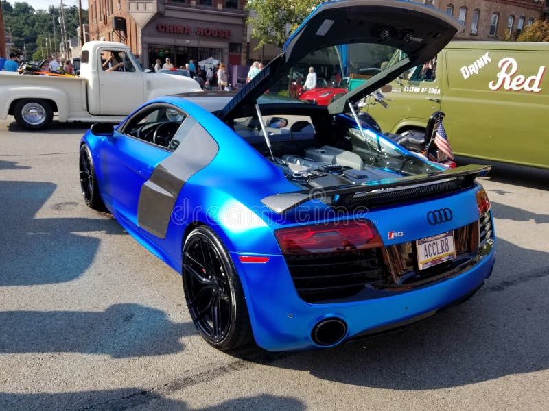 Blue Chrome Wrapped R8 editorial stock photo. Image of wheels - 107480613