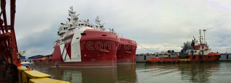 Work Boat Vessel Berthing at Port Stock Photo - Image of boat, offshore ...