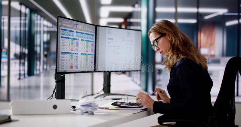 Accountant Using E Invoice Software at Computer Stock Photo - Image of ...