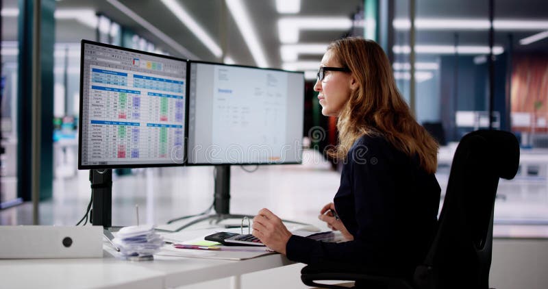 Accountant Using E Invoice Software at Computer Stock Photo - Image of ...