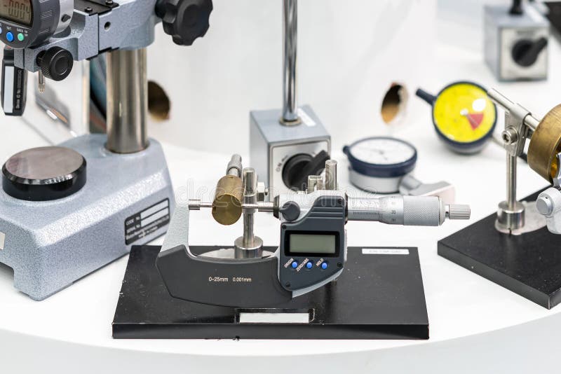 Accuracy and Precision Digital Micrometer Equipment for Measuring ...