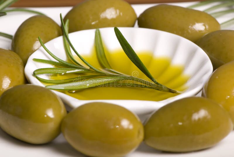 Aceitunas 1 imagen de archivo. Imagen de vegetariano, sano - 1663851