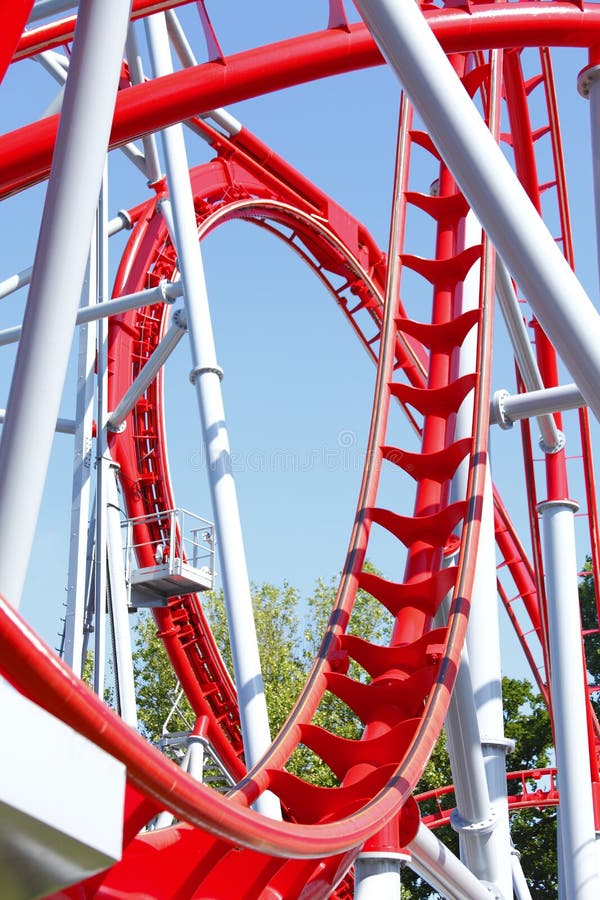 Achtbaan stock foto. Image of ingang, landhuis, eerlijk - 19771066