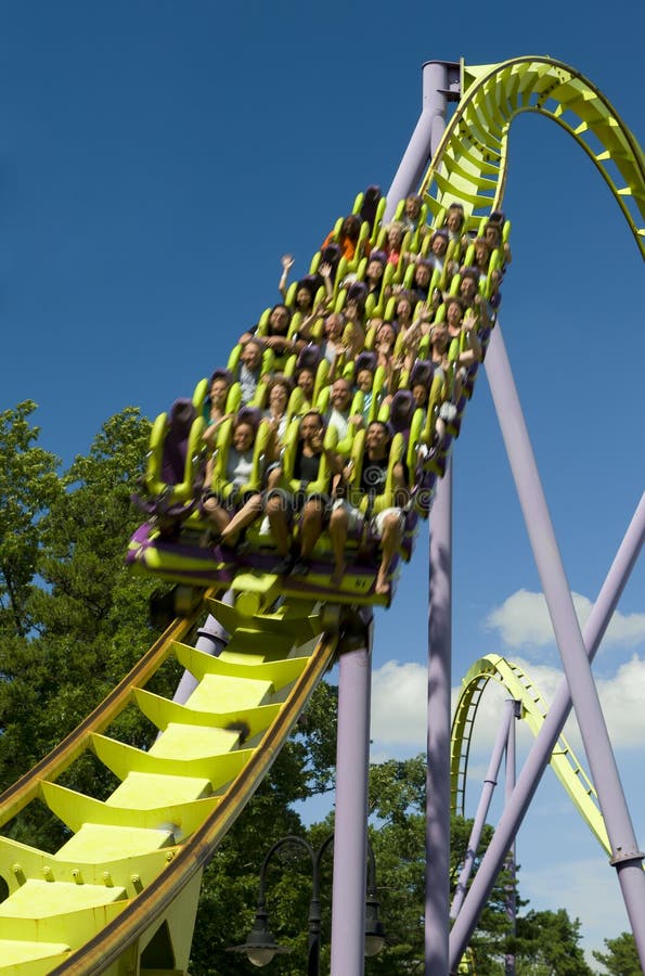 Achtbaan redactionele stock afbeelding. Image of hout - 5759634
