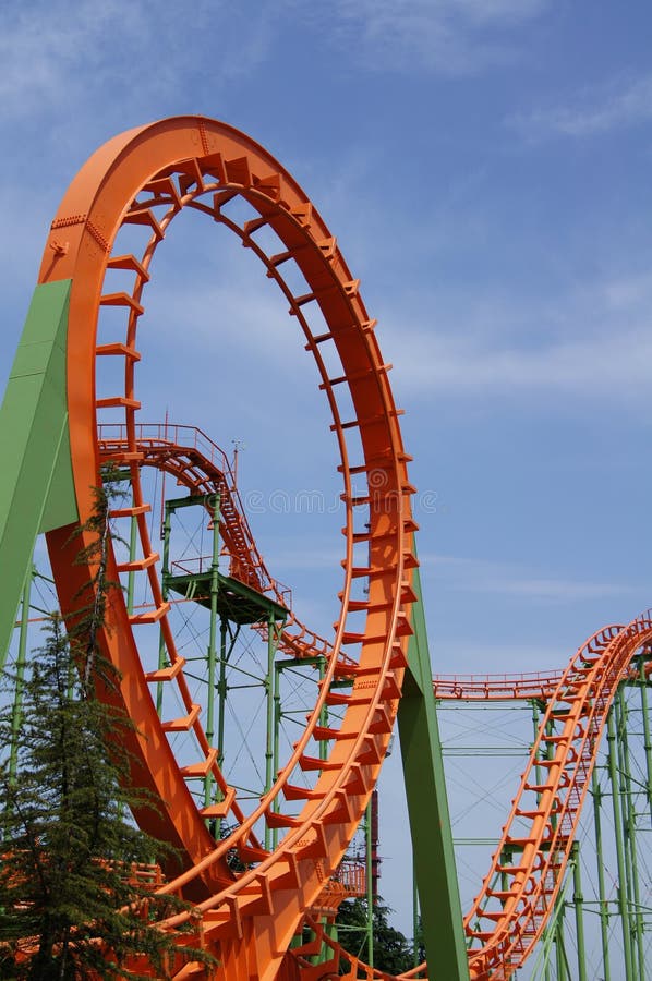 Achtbaan stock foto. Image of festival, opgeheven, hoogte - 21041824