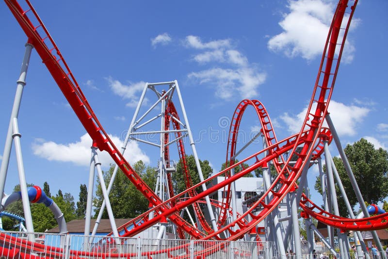 Achterbahn stockfoto. Bild von eingang, schienen, untersetzer - 19770988