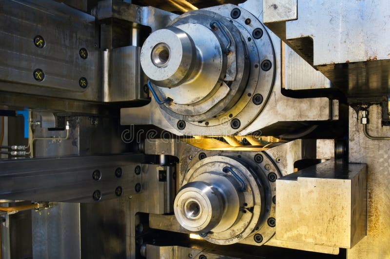 Vieille Aciérie Avec Des Tuyaux Et Des Valves Image stock - Image du ...