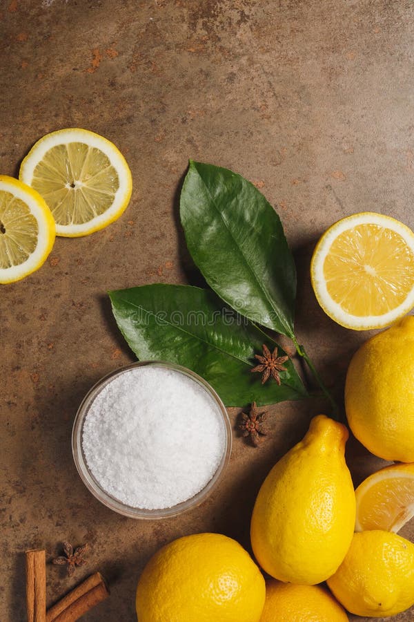 Acide Citrique Et Citrons Sur Le Sol En Pierre Photo stock - Image du ...