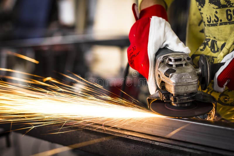 Meulage Dans Une Usine En Acier Image stock - Image du artisan, manuel ...