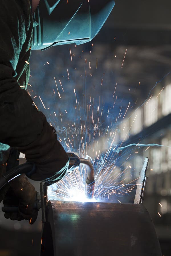 La Soudeuse, La Soudure à L'arc électrique Et La Soudure Cousent Le ...