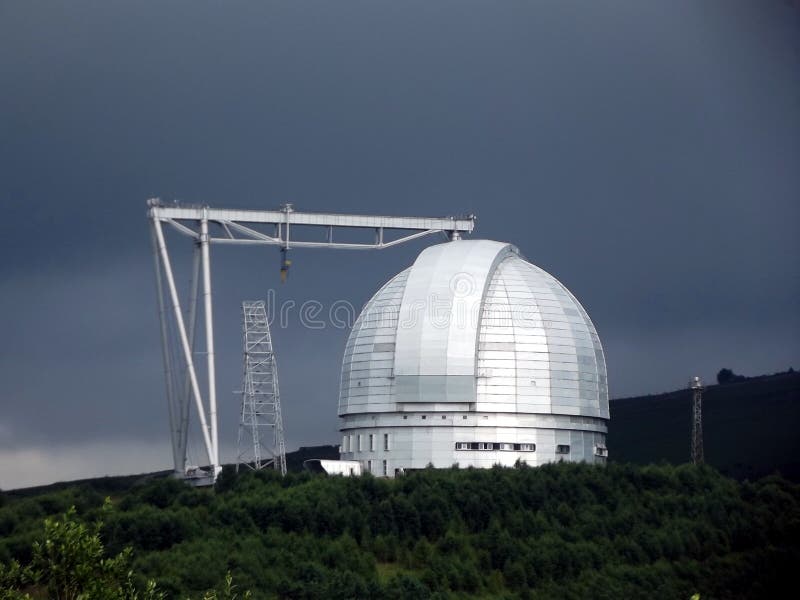 Acimut Grande Del Telescopio Imagen de archivo - Imagen de espacio ...