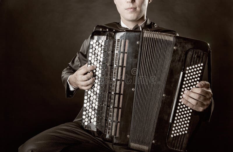Acordeón foto de archivo. Imagen de teclado, negro, fondo - 33412178