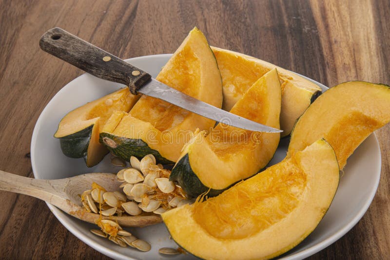 Acorn Squash Cut Up Vegetable Stock Image - Image of autumn, cuisine ...