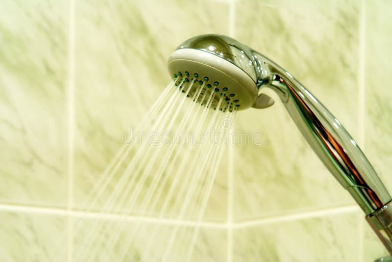 Doccia fotografia stock. Immagine di versarsi, acquazzone - 5455036