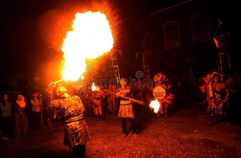 Acrobatics fire editorial image. Image of fire, event - 41373155