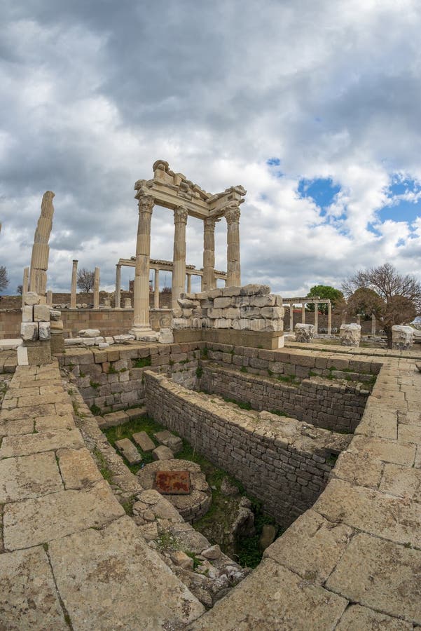 Pergamon Ancient City and Acropolis Editorial Stock Image - Image of ...