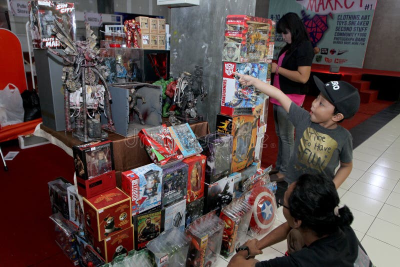 Action figure editorial image. Image of shopping, figures - 69648925