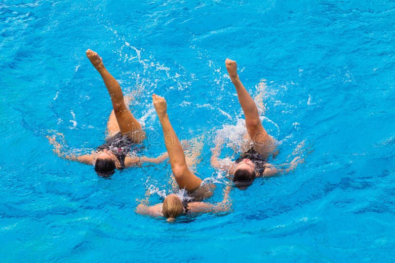 Danza Sincronizada De Las Mujeres Seises Imagen editorial - Imagen de naturalizado, campeonatos ...