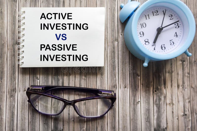 Active Investing Vs Passive Investing Pros and Cons Text on Notepad ... Active Investing Vs Passive Investing Pros and Cons Text on Notepad ...