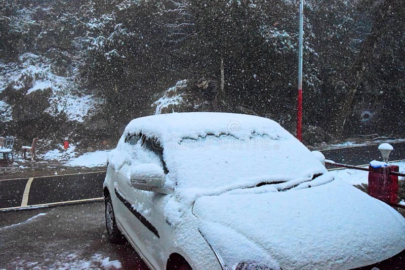 Active Snow Fall with Car Covered with Snow - Winter in Uttarakhand ...