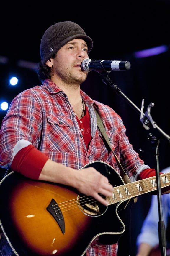 Actor - Christian Kane editorial image. Image of crowd - 27684420