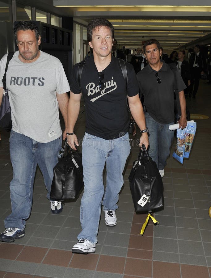 Actor Mark Wahlberg is Seen at LAX . Editorial Image - Image of mark ...