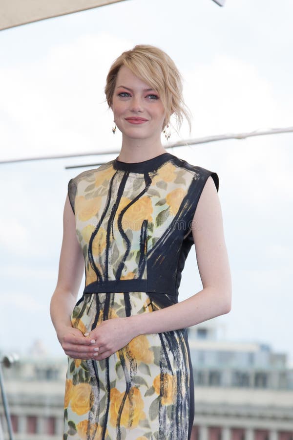Actress Emma Stone editorial photography. Image of fame - 26299267