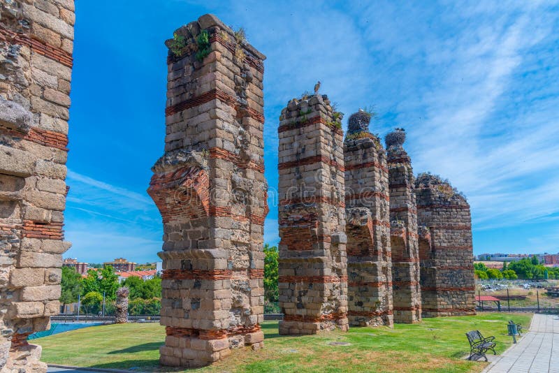 Acueducto De Los Milagros En Merida. Imagen de archivo editorial ...