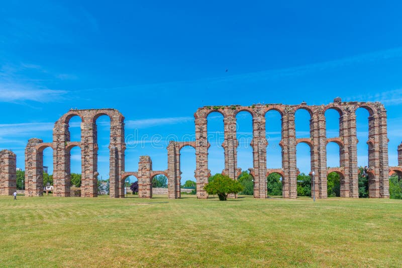 Acueducto De Los Milagros En Merida. Foto editorial - Imagen de ...