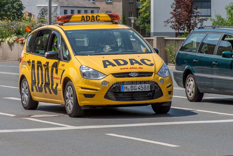 ADAC-Service-Auto redaktionelles stockfoto. Bild von klumpen - 55640263