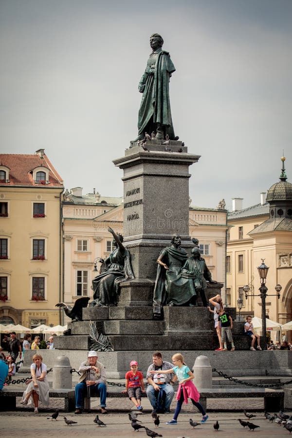 Adam Mickiewicz Monument in Krakau Redactionele Stock Foto - Image of ...