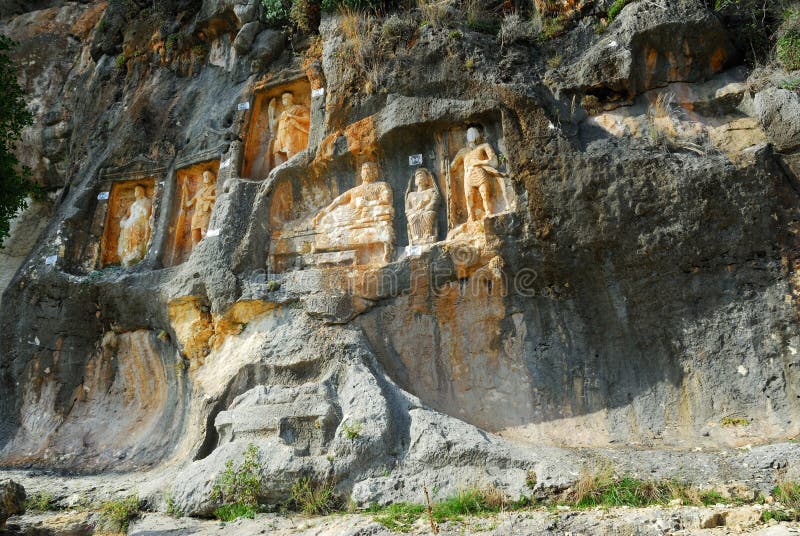 Adamkayalar - Figure Scolpite Roccia La Turchia Fotografia Stock ...