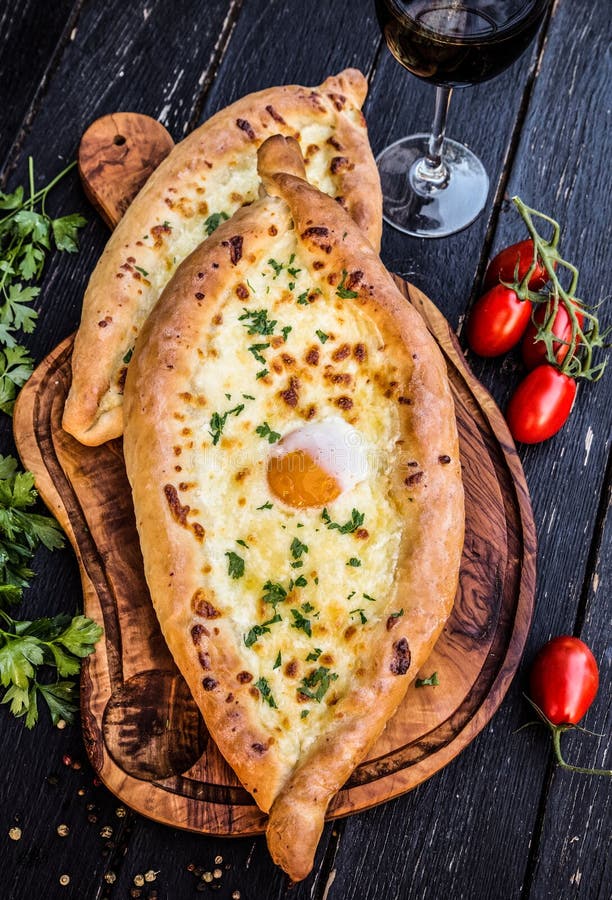 ADJARIAN KHACHAPURI - Georgische Keuken Stock Afbeelding - Image of ...