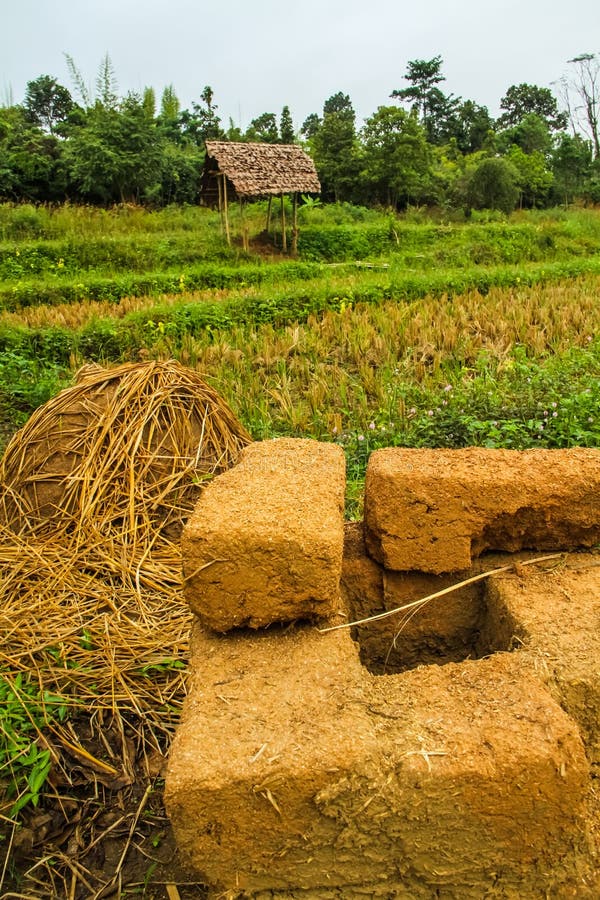 Adobe de tierra imagen de archivo. Imagen de seco, central - 28458421