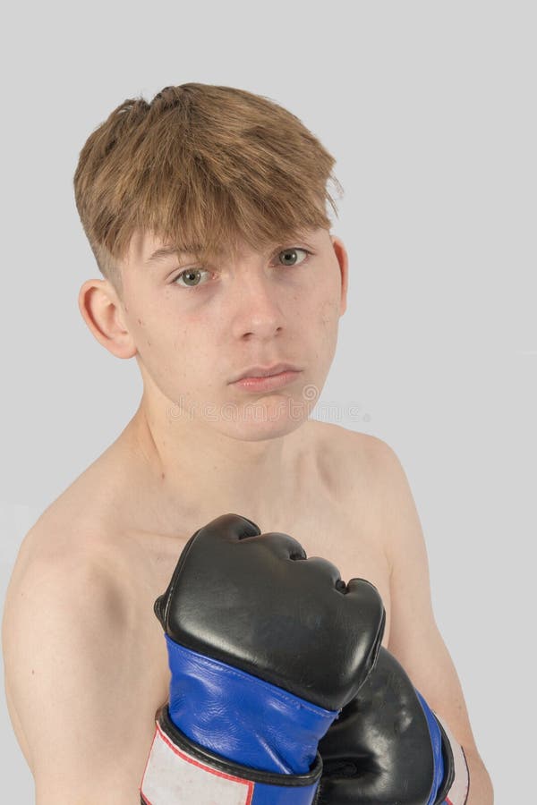 Adolescente Sem Camisa Lutadora Mma Imagem de Stock - Imagem de artes ...