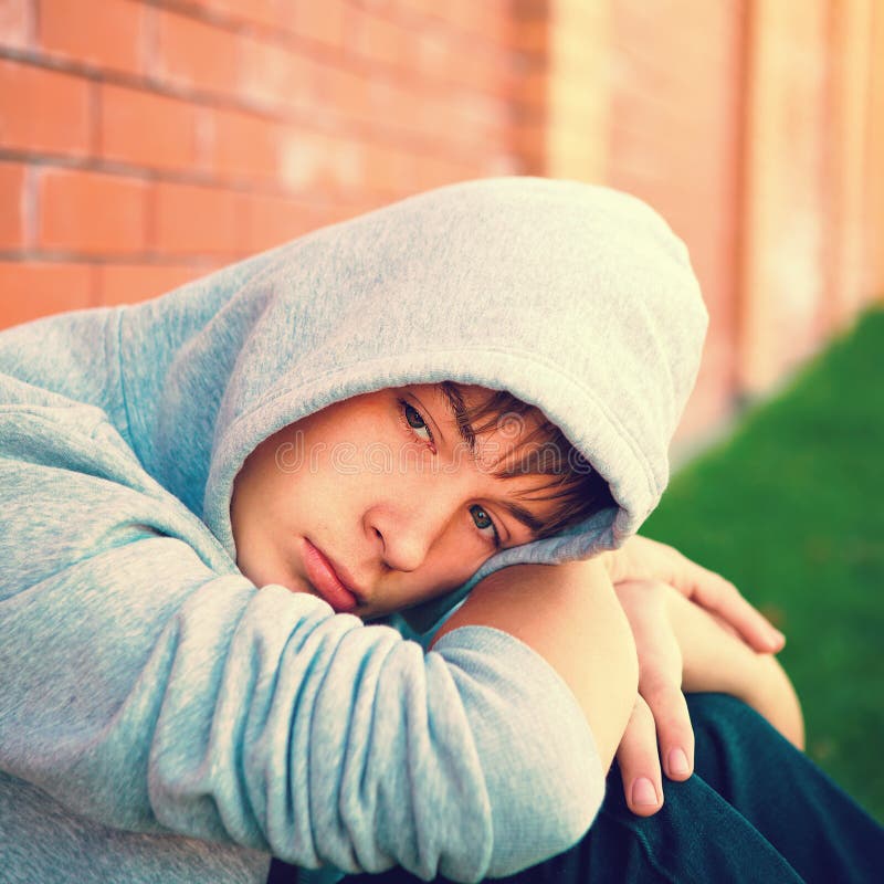 Adolescente Triste Al Aire Libre Foto de archivo - Imagen de triste ...