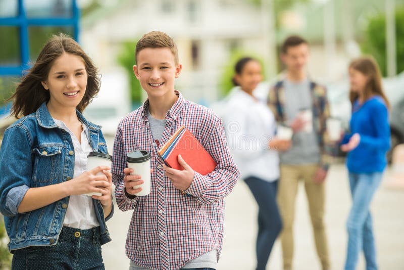 Adolescenti fotografia stock. Immagine di università - 54265306