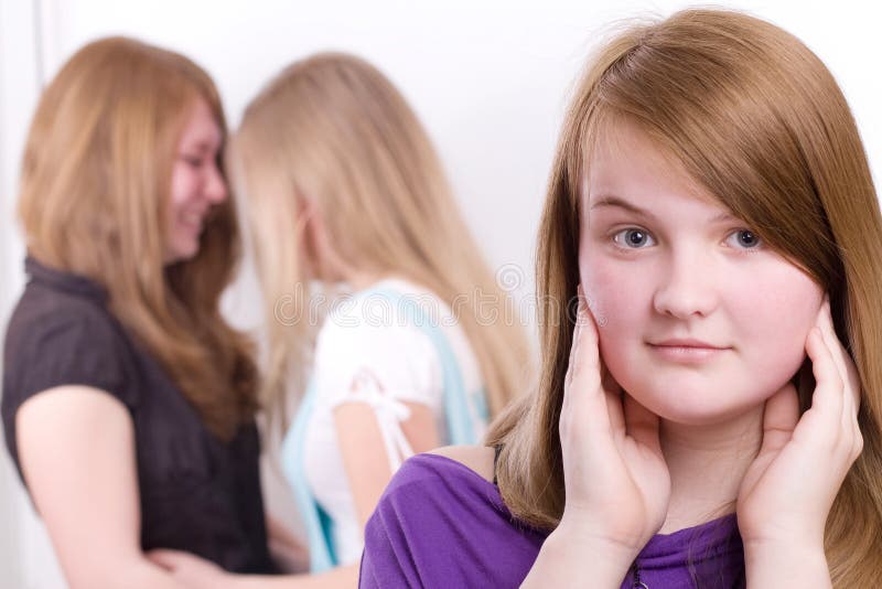 Tre Adolescenti Delle Ragazze Nella Crisi Immagine Stock - Immagine di ...