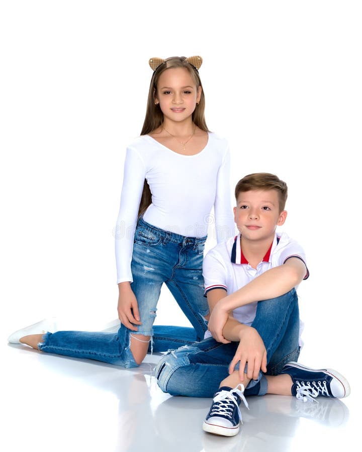 Ados frère et soeur photo stock. Image du gens, rapport - 114260626