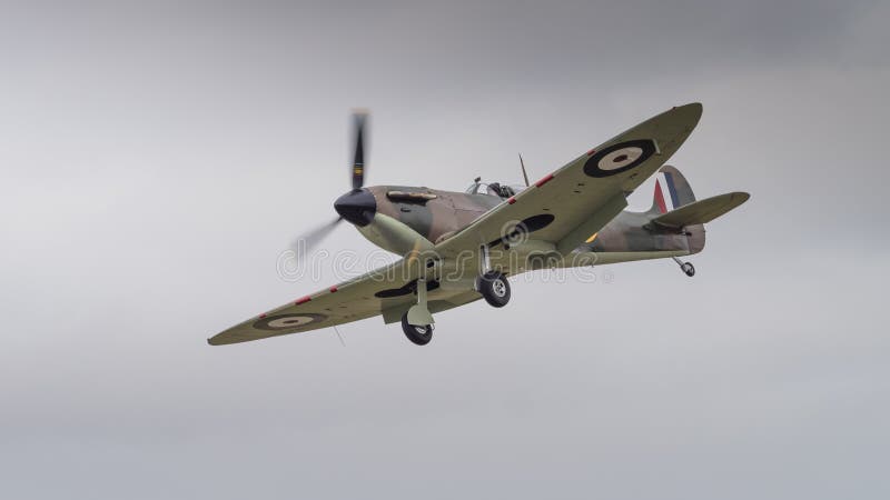 Aereo Da Caccia D'annata Delle Spitfire Immagine Stock - Immagine di ...