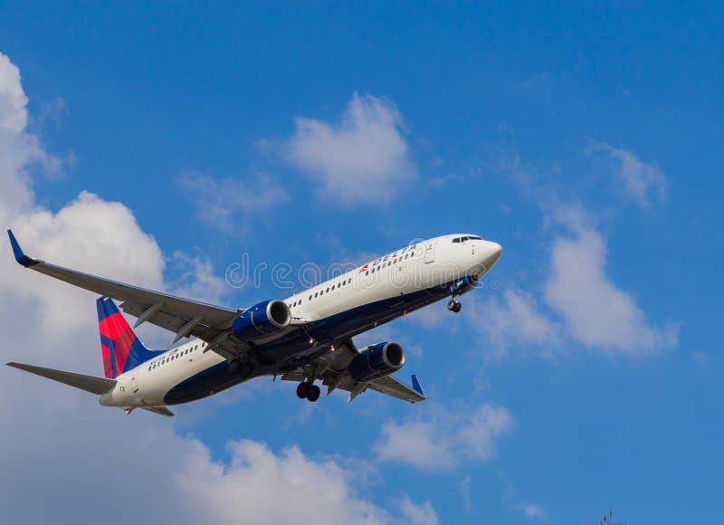 Aereo Di Linea Di Delta Airlines Immagine Stock Editoriale - Immagine ...