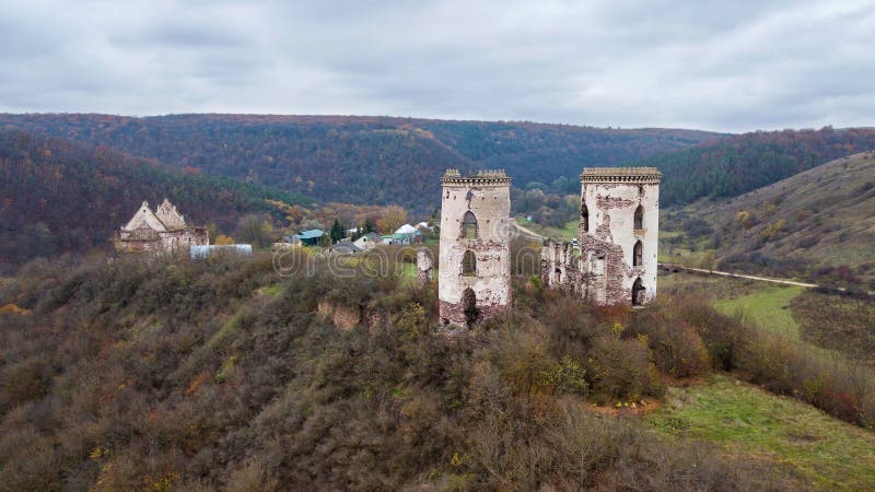 Destroyed castle stock image. Image of high, grass, fortress - 27197903