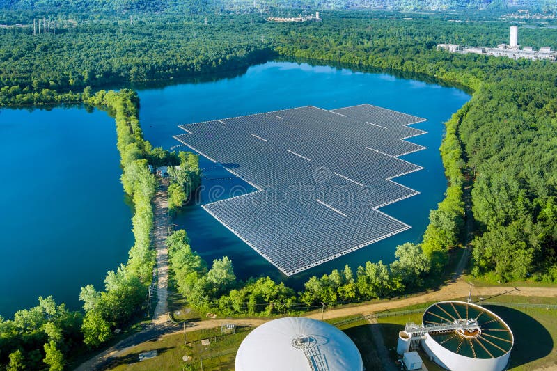 Aerial View of Floating Solar Panels Cell Platform on the Lake Stock ...