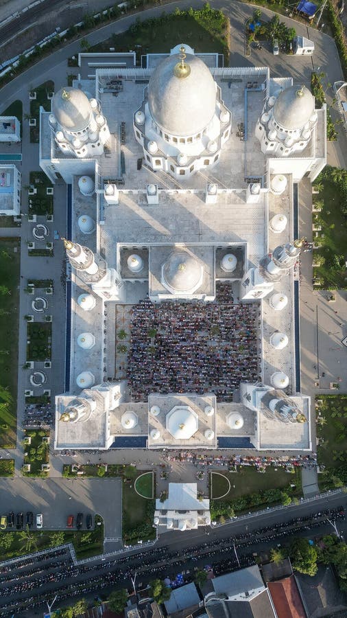 Aerial View of Sheikh Zayed Mosque in Solo during Eid Prayers. Stock ...