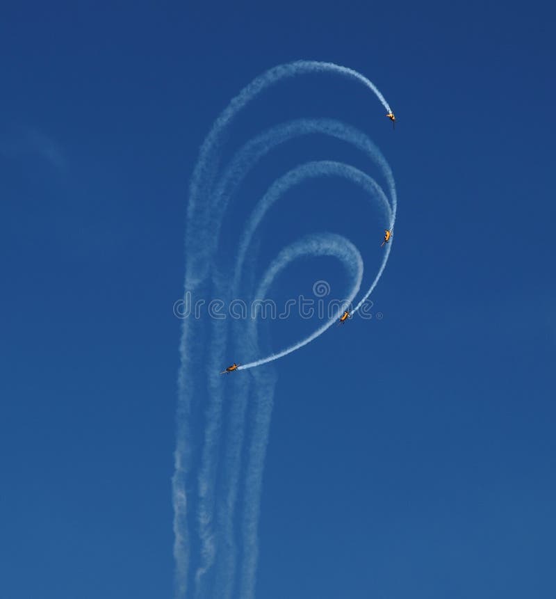 Aerobatic Loop editorial photo. Image of loop, speed - 23458311
