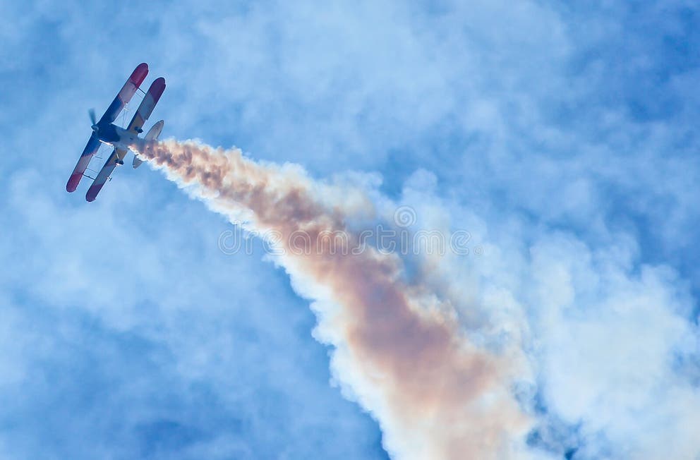 Aerobatic Stunt Airplane editorial stock photo. Image of roll - 28413378