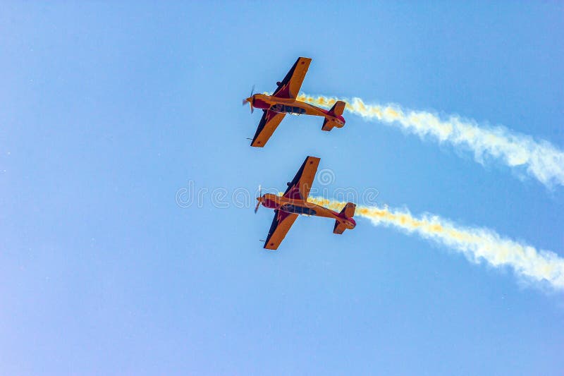 Aerobatic Team First Flight Performs Demonstration Flights on Piston ...
