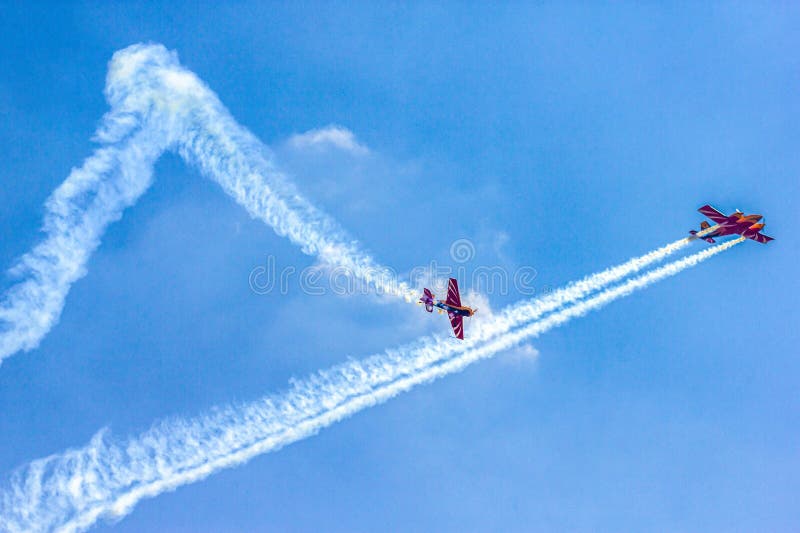 Aerobatic Team First Flight Performs Demonstration Flights on Piston ...