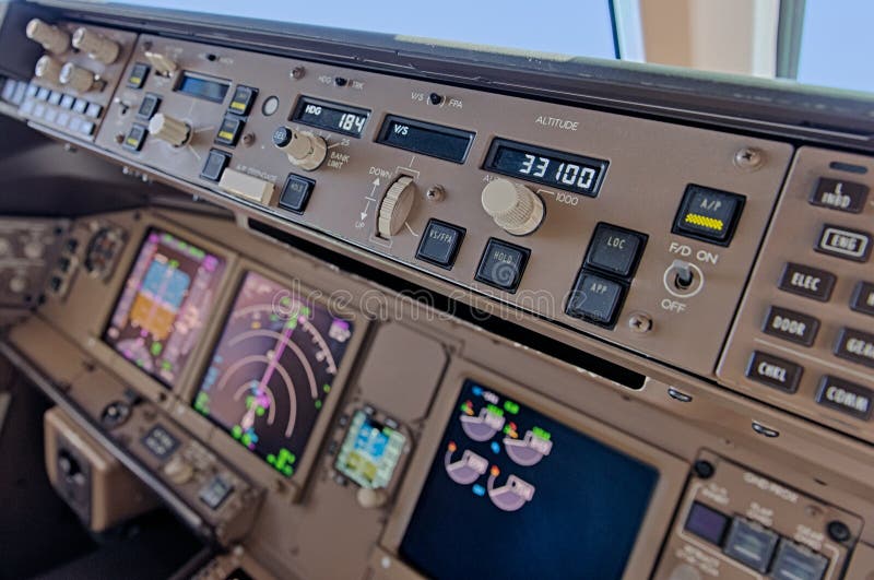 Aeroplane cockpit stock image. Image of panel, airspeed - 33813015