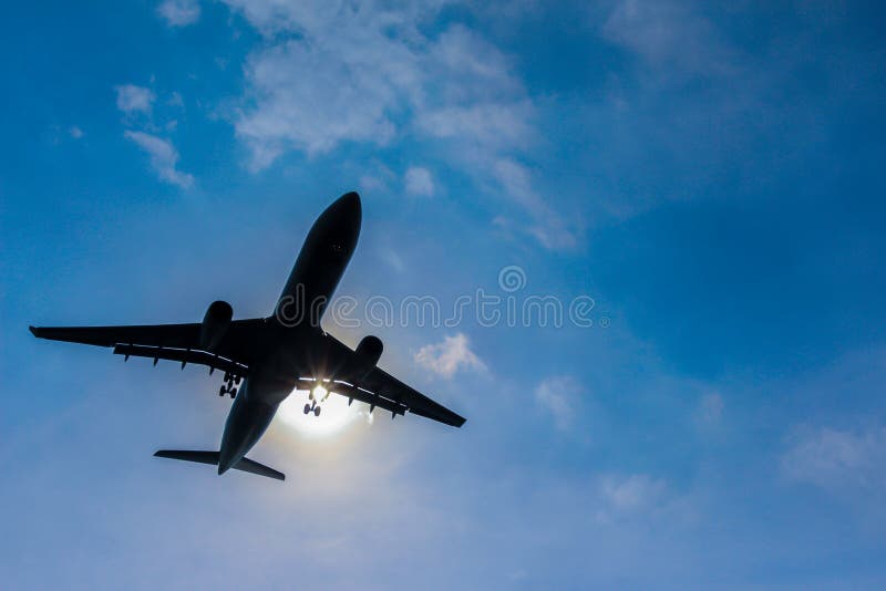 Aeroplano fotografia stock. Immagine di sunlight, aeroplano - 53723048
